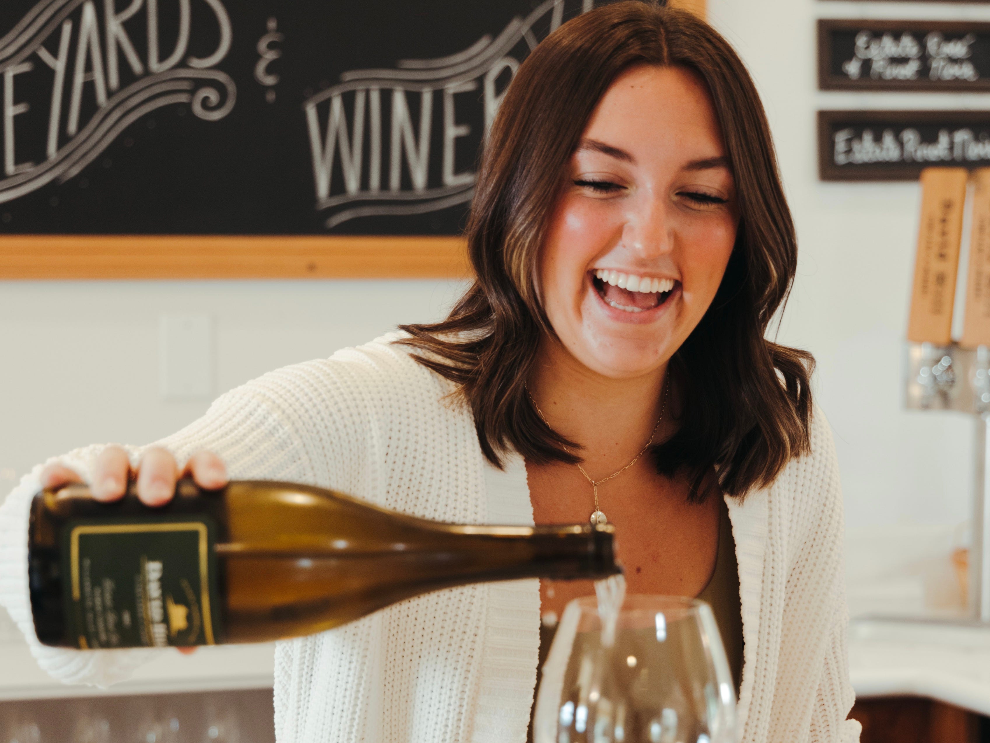 3 common mistakes customers make at a wine tasting, according to a ...
