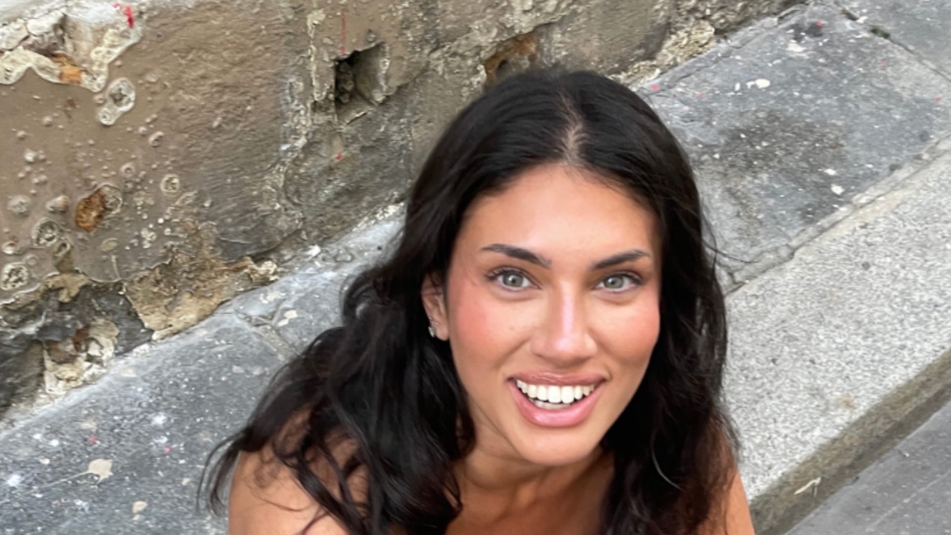 Absolutamente hermosa: esta modelo con curvas está generando reacciones positivas