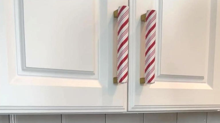 Ditch the wreaths: Try this easy DIY for adorable Christmas cabinet ...