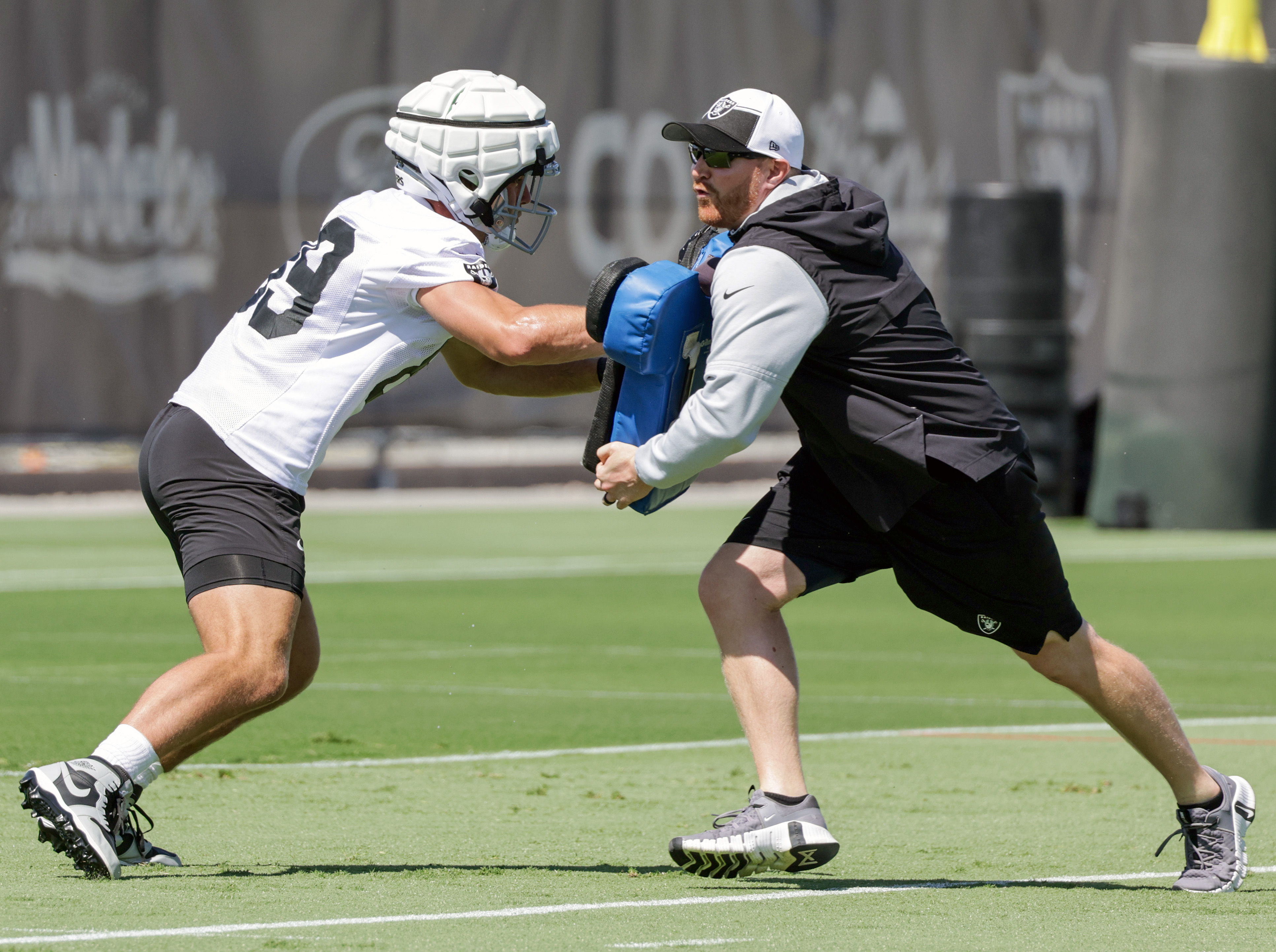 Luke Steckel’s versatility should intrigue next Las Vegas Raiders head ...