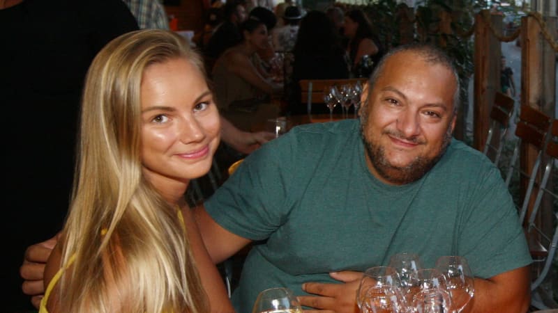 Zemřel moderátor Patrik Hezucký. Manželka Nikola popsala jeho poslední ...