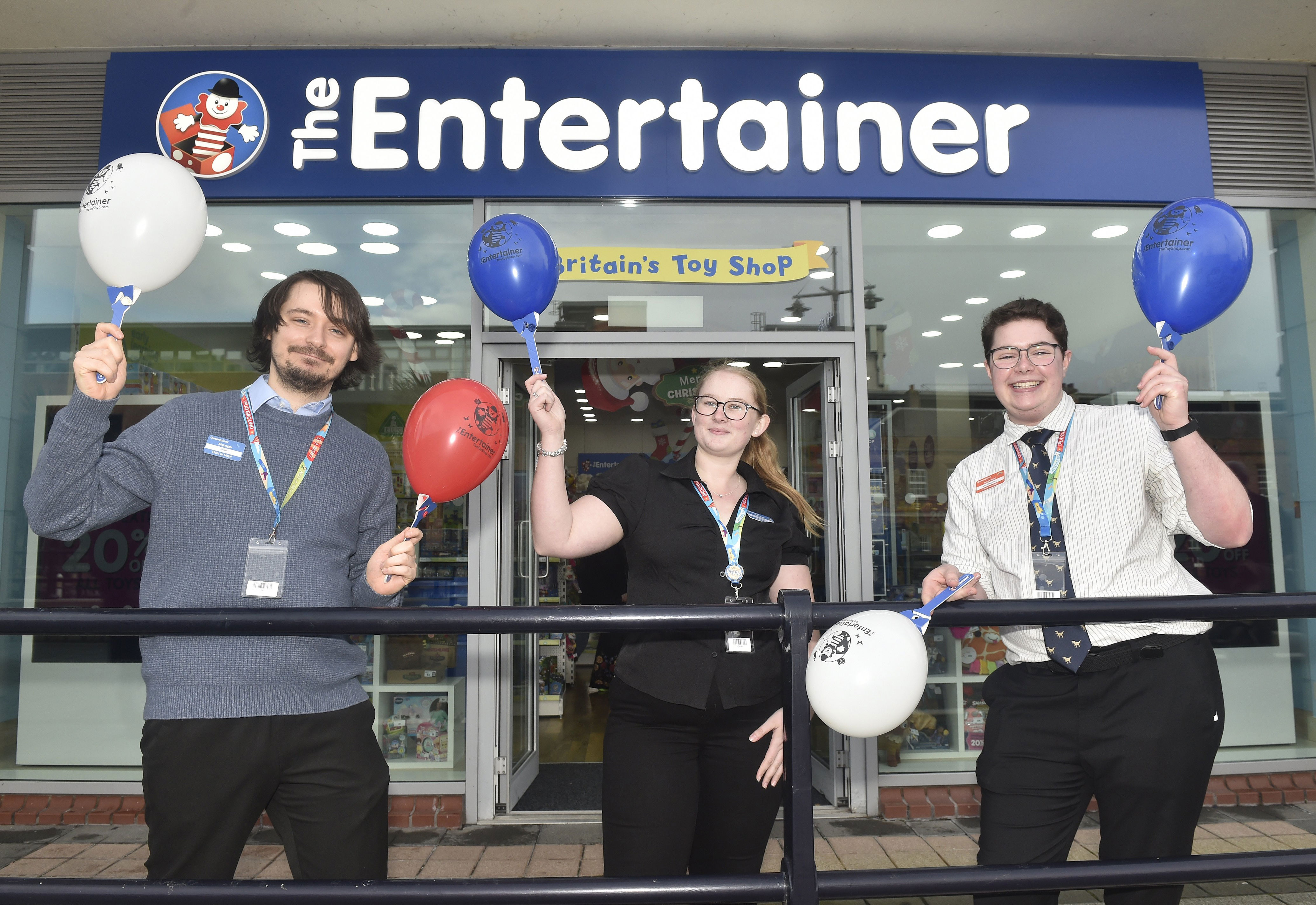 "We are very happy to be here" - See inside The Entertainer as it opens ...