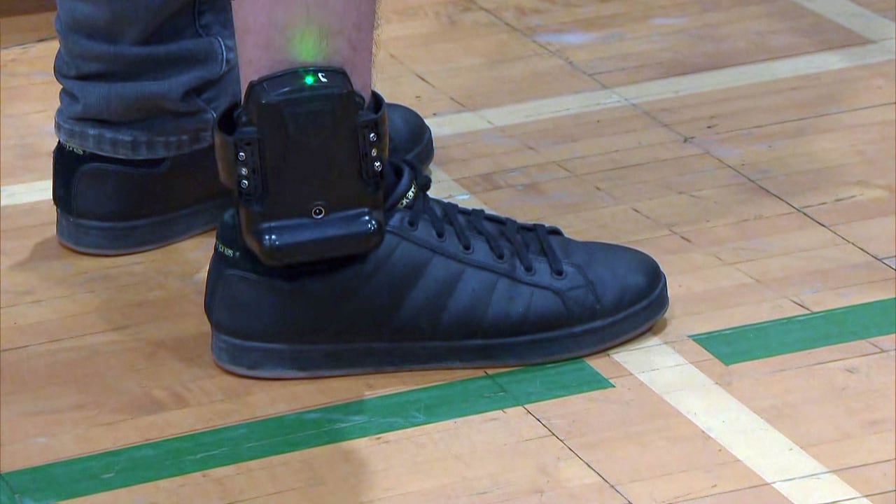 Tracking bracelets not adapted to realities of Quebec's remote ...