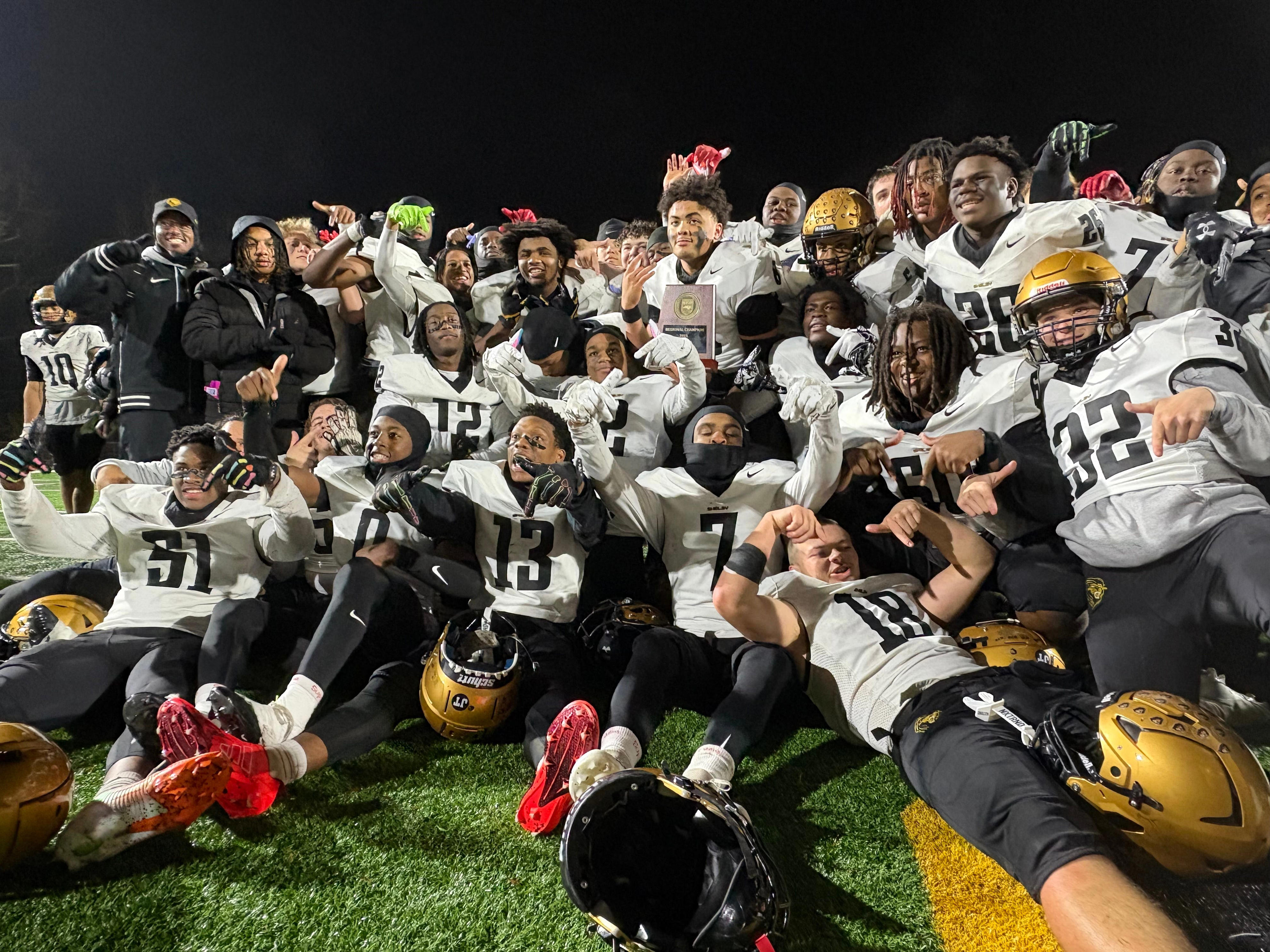 Shelby football shuts out Lincolnton, advances to NCHSAA 3A final