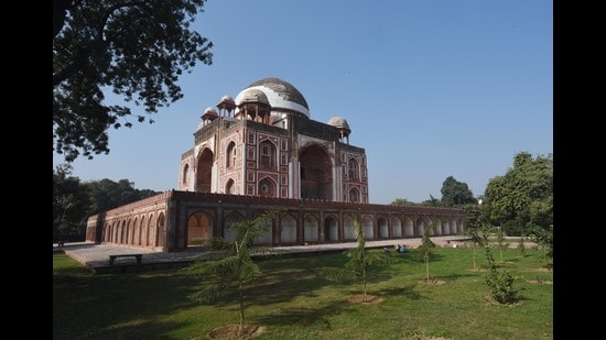 Review: Abundant sense; Rahim – selected dohas translated by Chandan Sinha