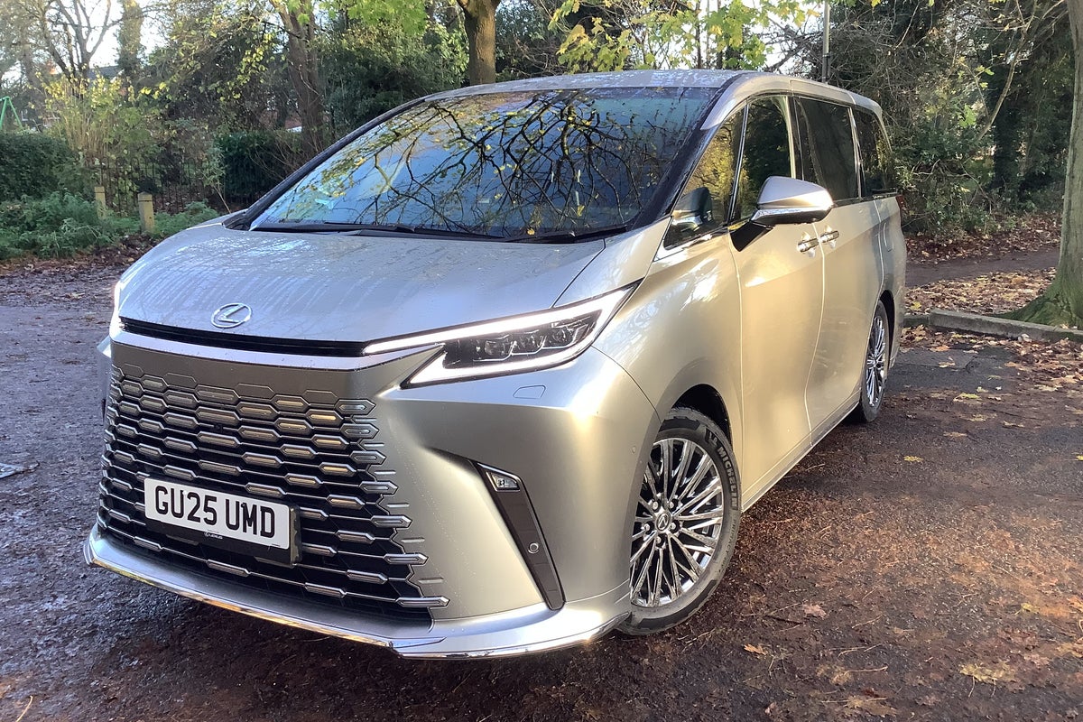 Lexus LM350h: A seriously fun ride for the chauffeur-driven market