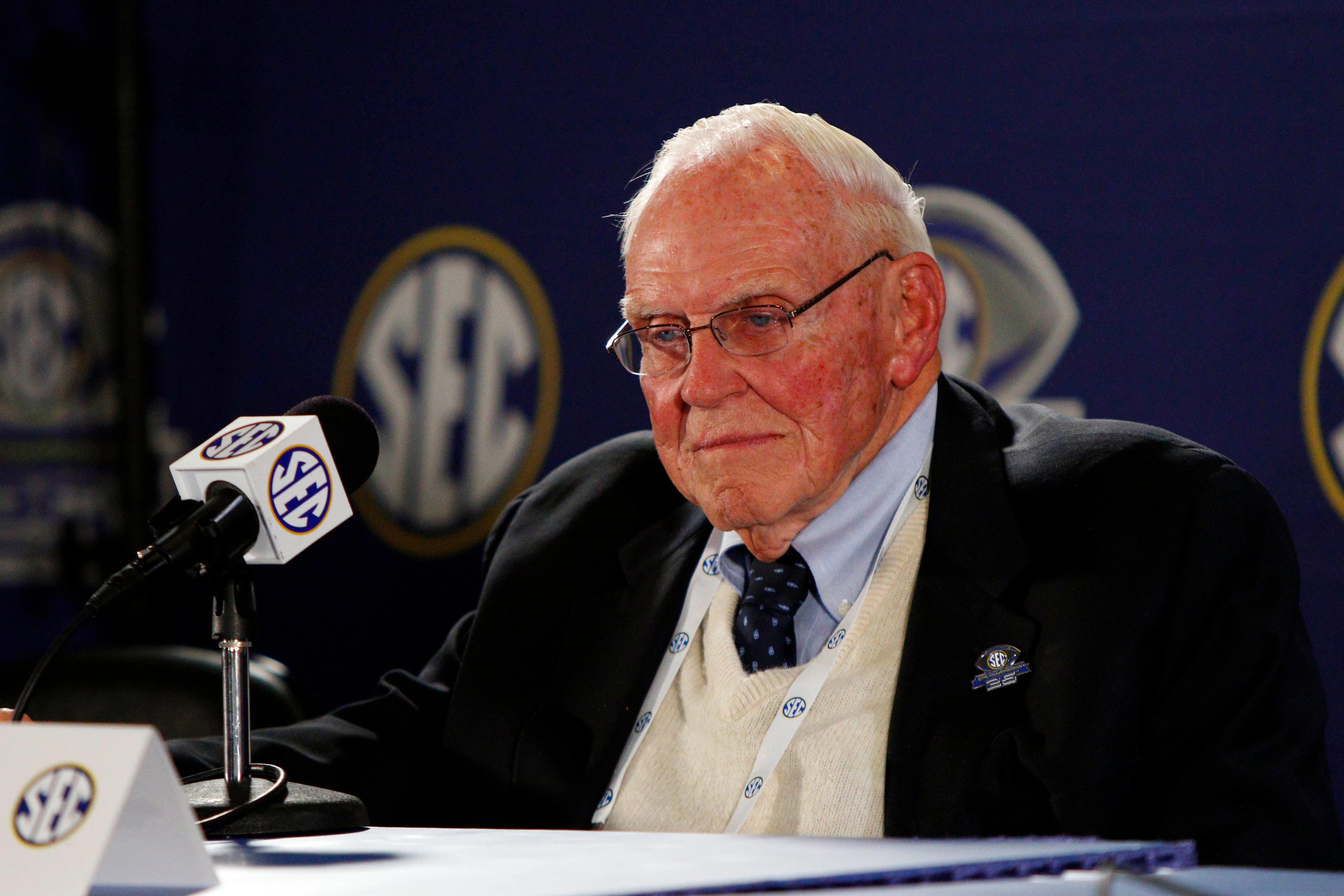 Former SEC commissioner Roy Kramer dies