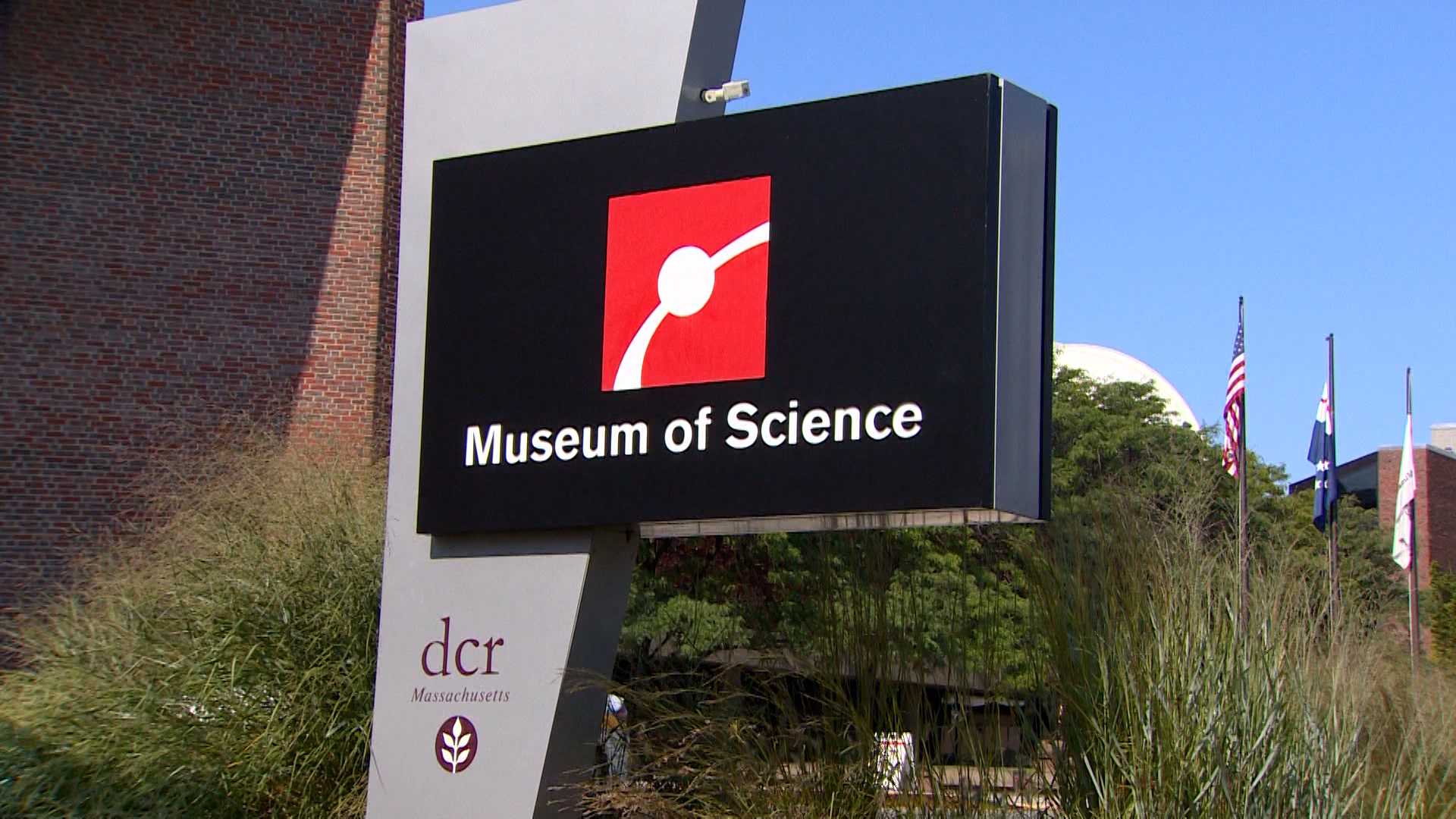 Mass. museum evacuated after reported bomb threat