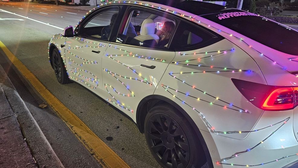 Tesla stop prompts police warning on illegal red and blue holiday lights