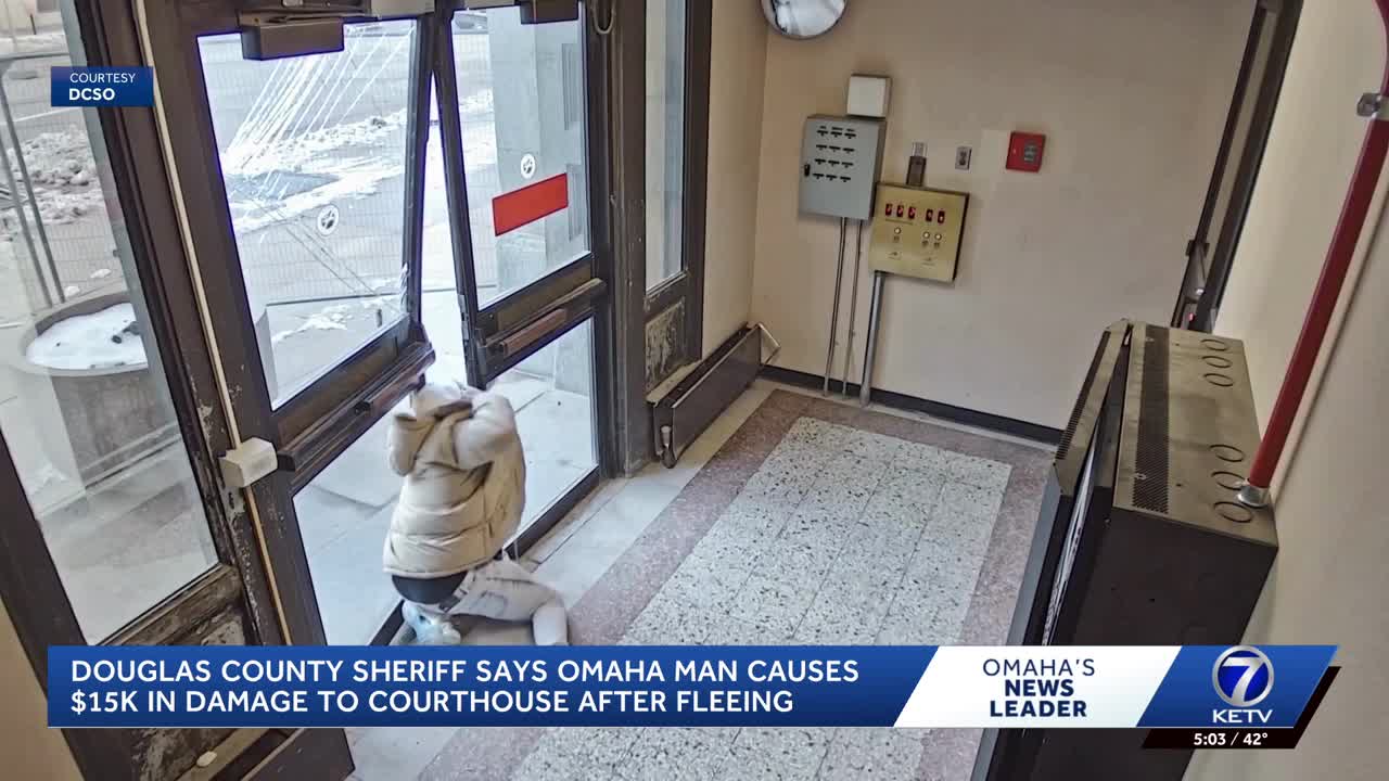Man busts through emergency exit at courthouse, causing thousands of ...