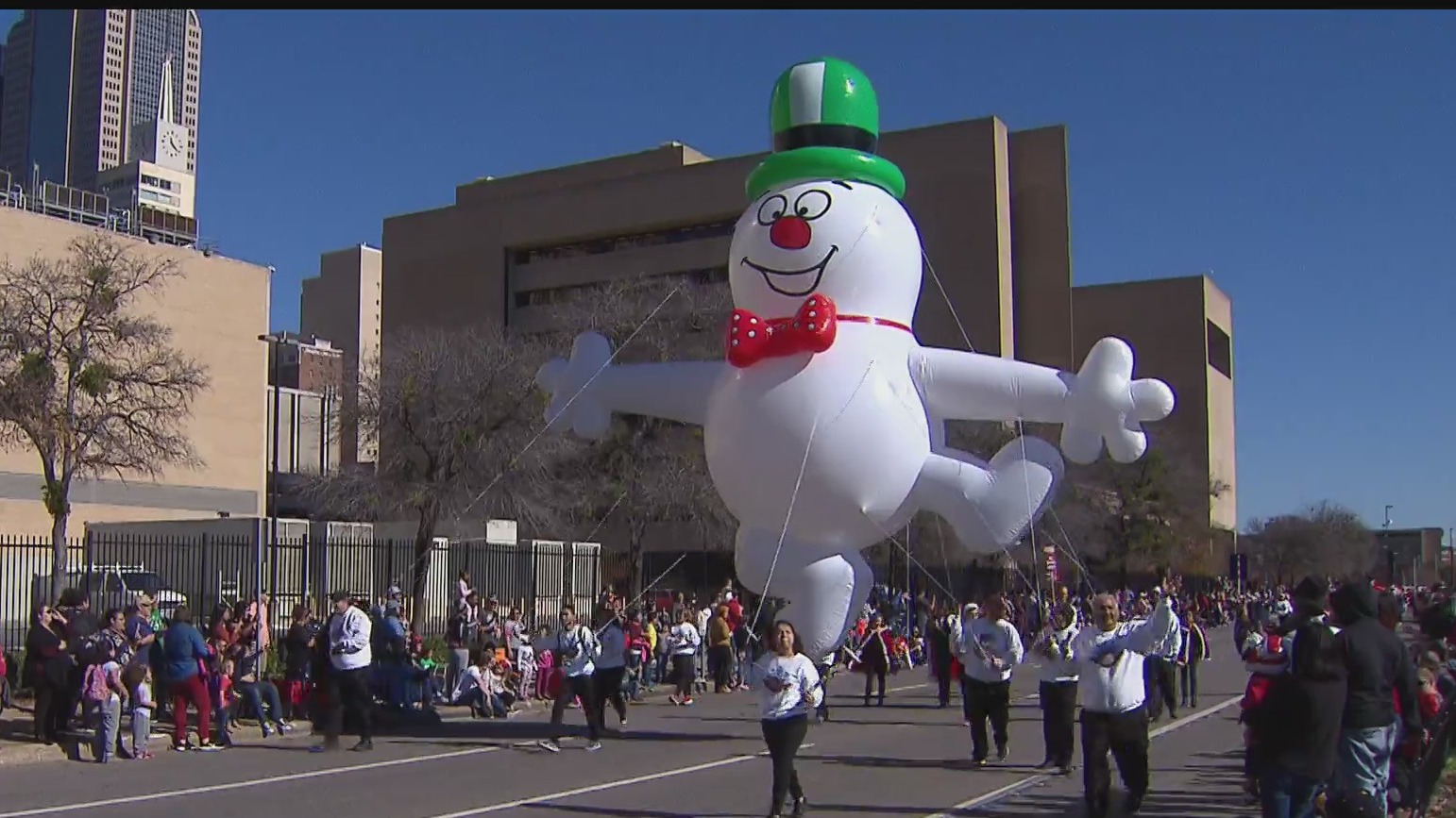 Holiday festivities fill North Texas with parades, tree lighting and ...