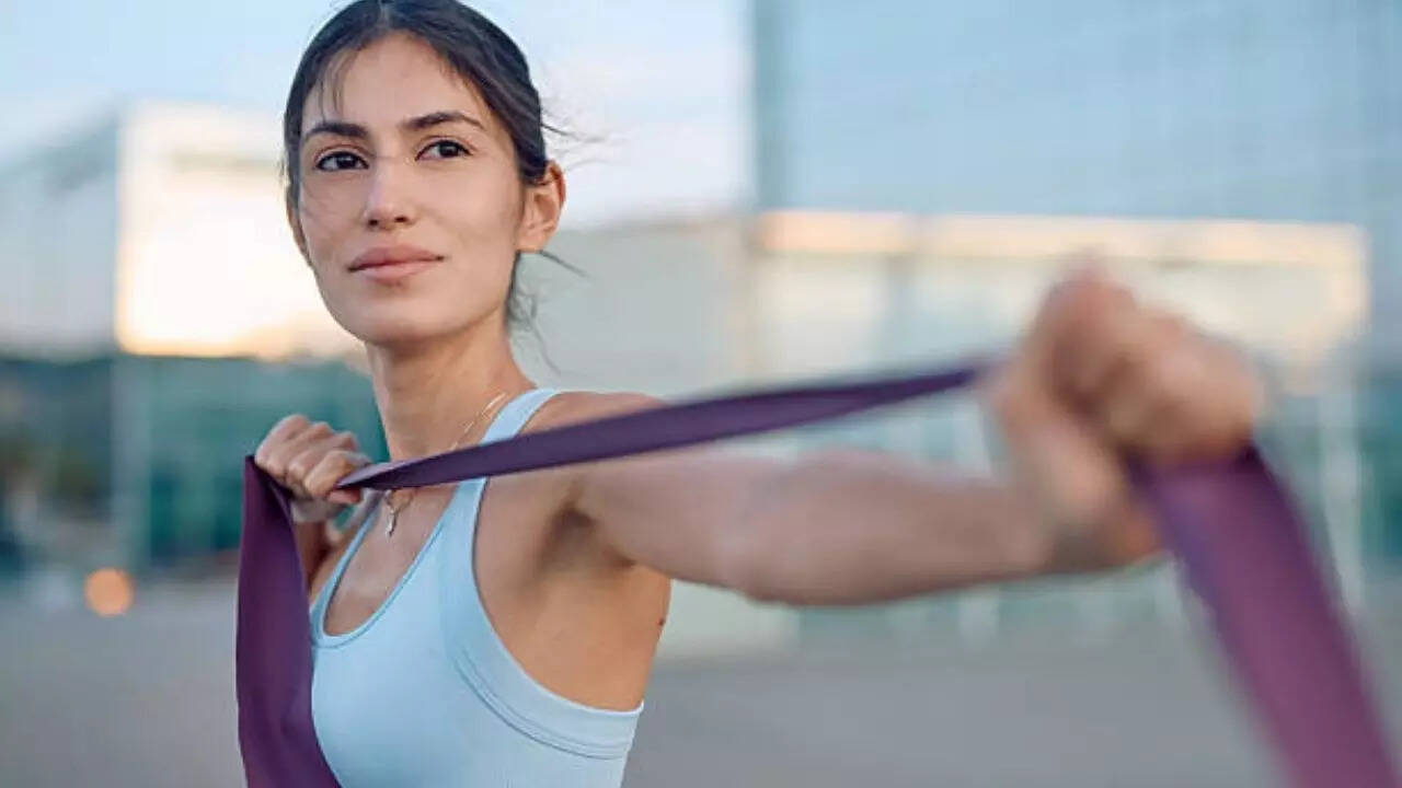 6 resistance band exercises to fix posture quickly at home