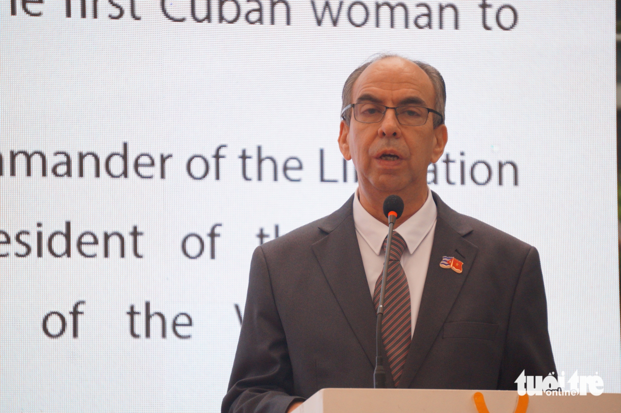 Xem bức tranh Chủ tịch Fidel Castro được gìn giữ hơn nửa thế kỷ ở Việt Nam