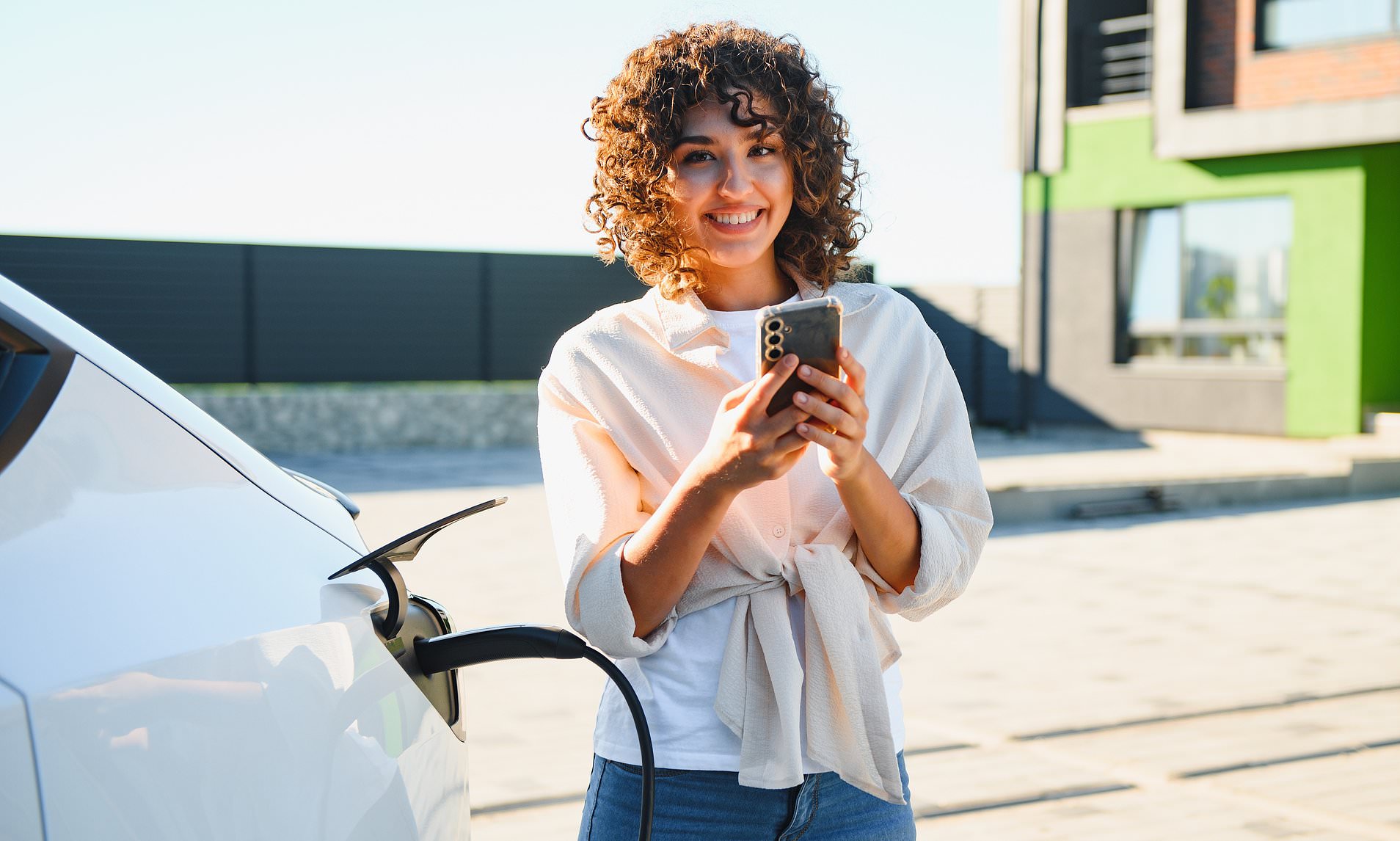Most electric car drivers are happy with their motor and only 3% would ...