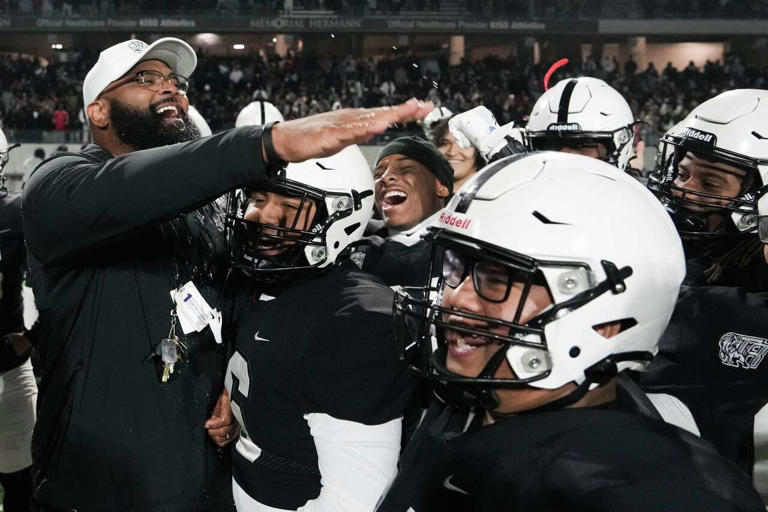 Landen Williams-Callis runs for 220 yards and 5 TDs as Randle beats ...