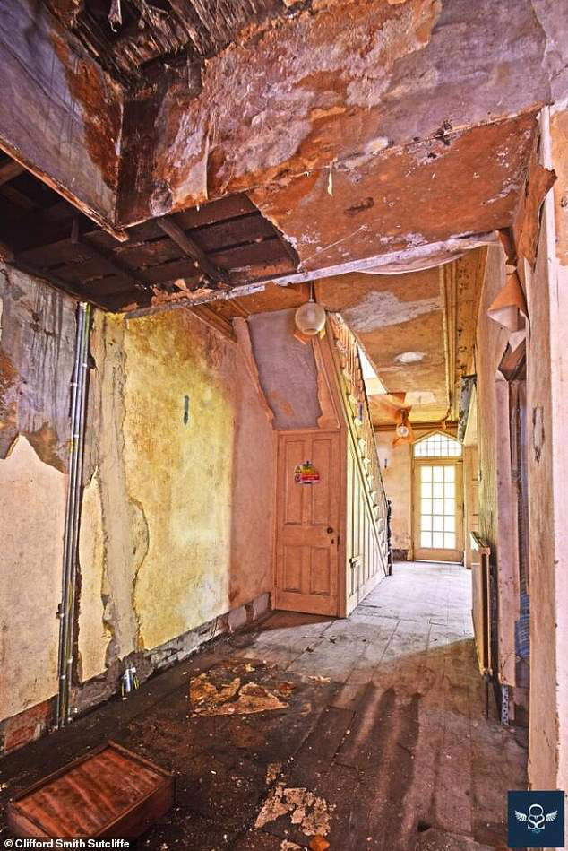House-hunters mock online listing of £300,000 five-bedroom house ...