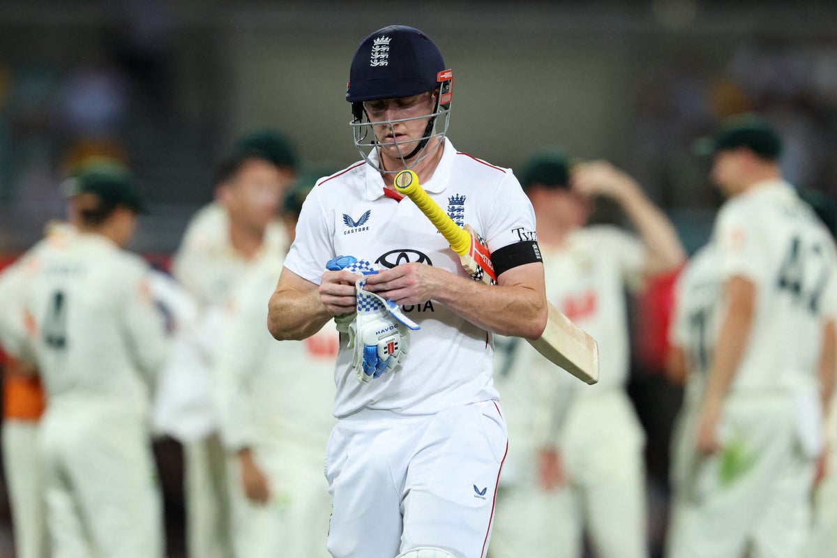 Ashes 2025 live score: England collapse as Australia close on victory