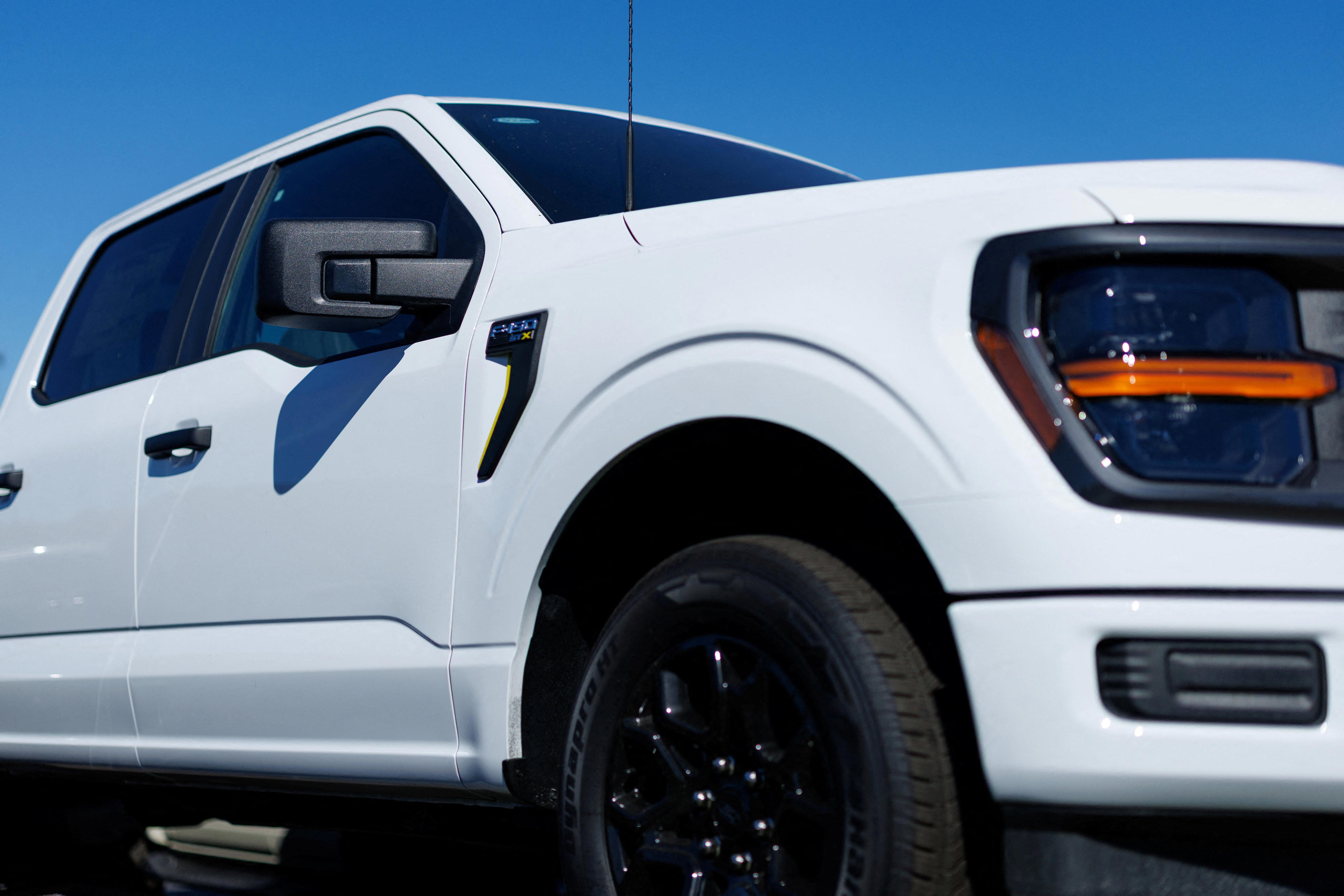 What does Florida HOA law say about pickup truck parking bans?