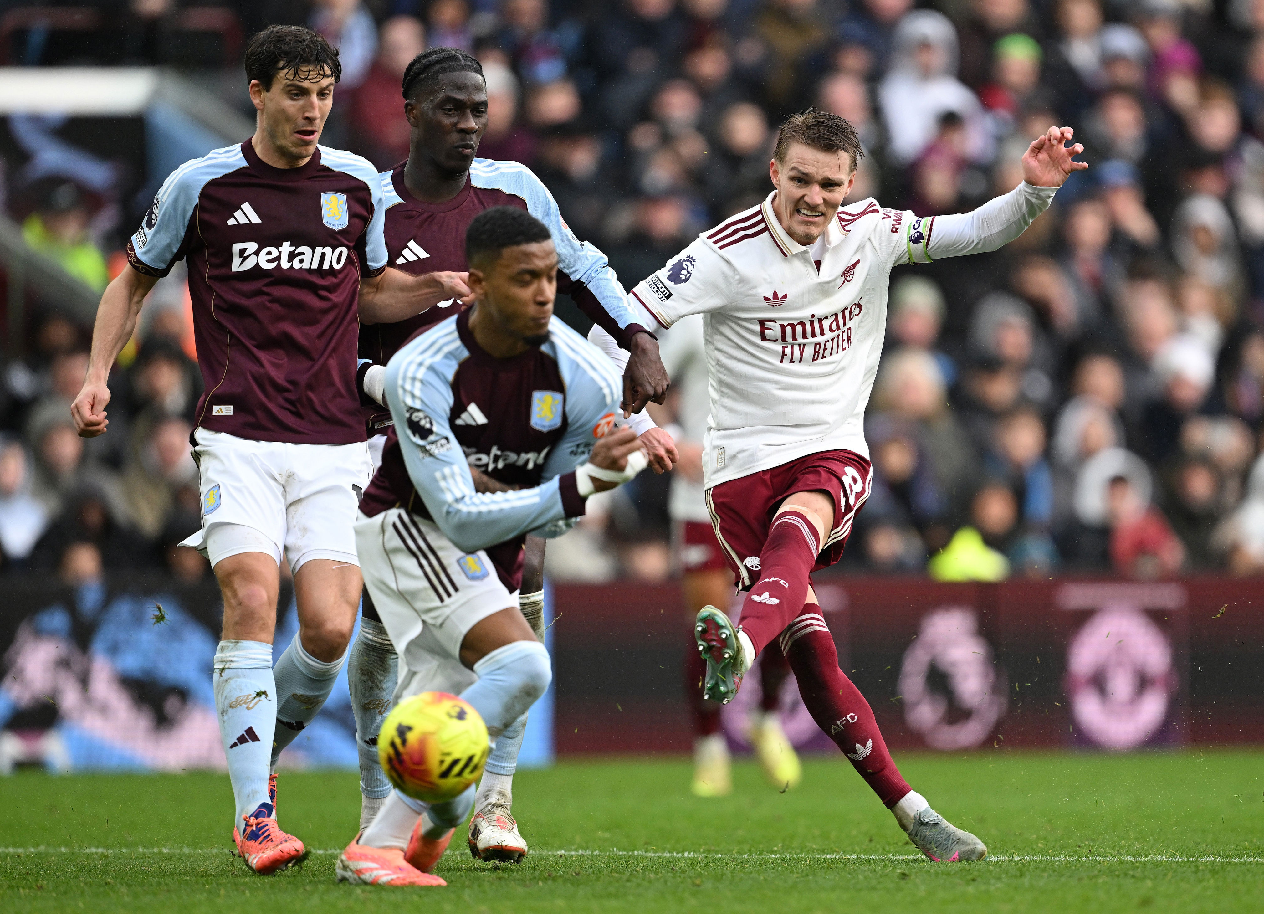 Villa snatch last-gasp win over Arsenal in Premier League thriller