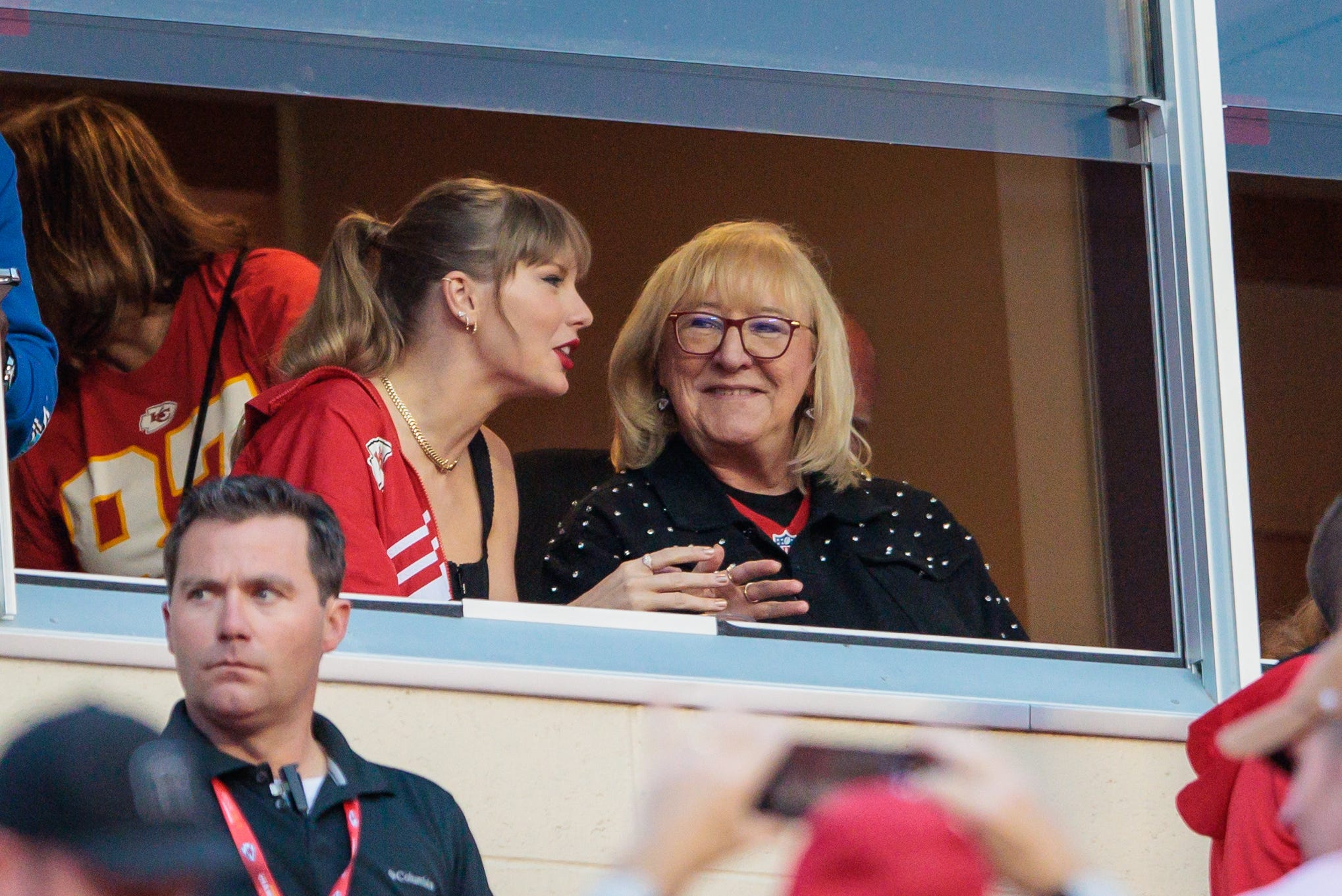 Is Taylor Swift attending Tennessee Titans vs Chiefs in Nashville today?