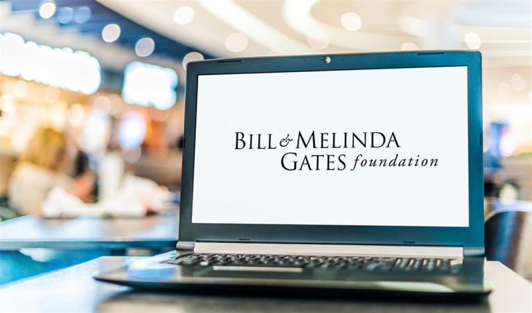 Gates Foundation sells MSFT stock-should investors be worried?
