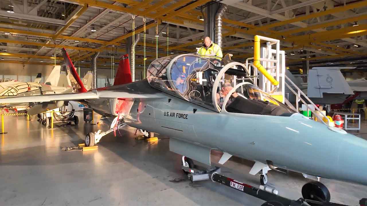 Video: Boeing delivers the first serial T-7A Red Hawk to the US Air ...