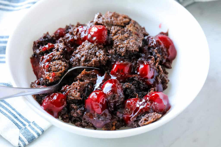 12 effortless desserts all made in a simple 9x13 pan