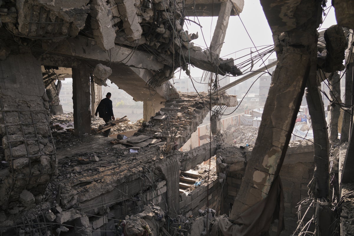 Palestinians struggle to rebuild homes in the rubble of Gaza City