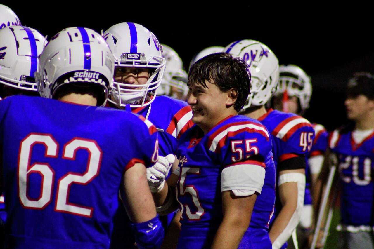 Nonnewaug football team rallies behind teammate stricken with cancer