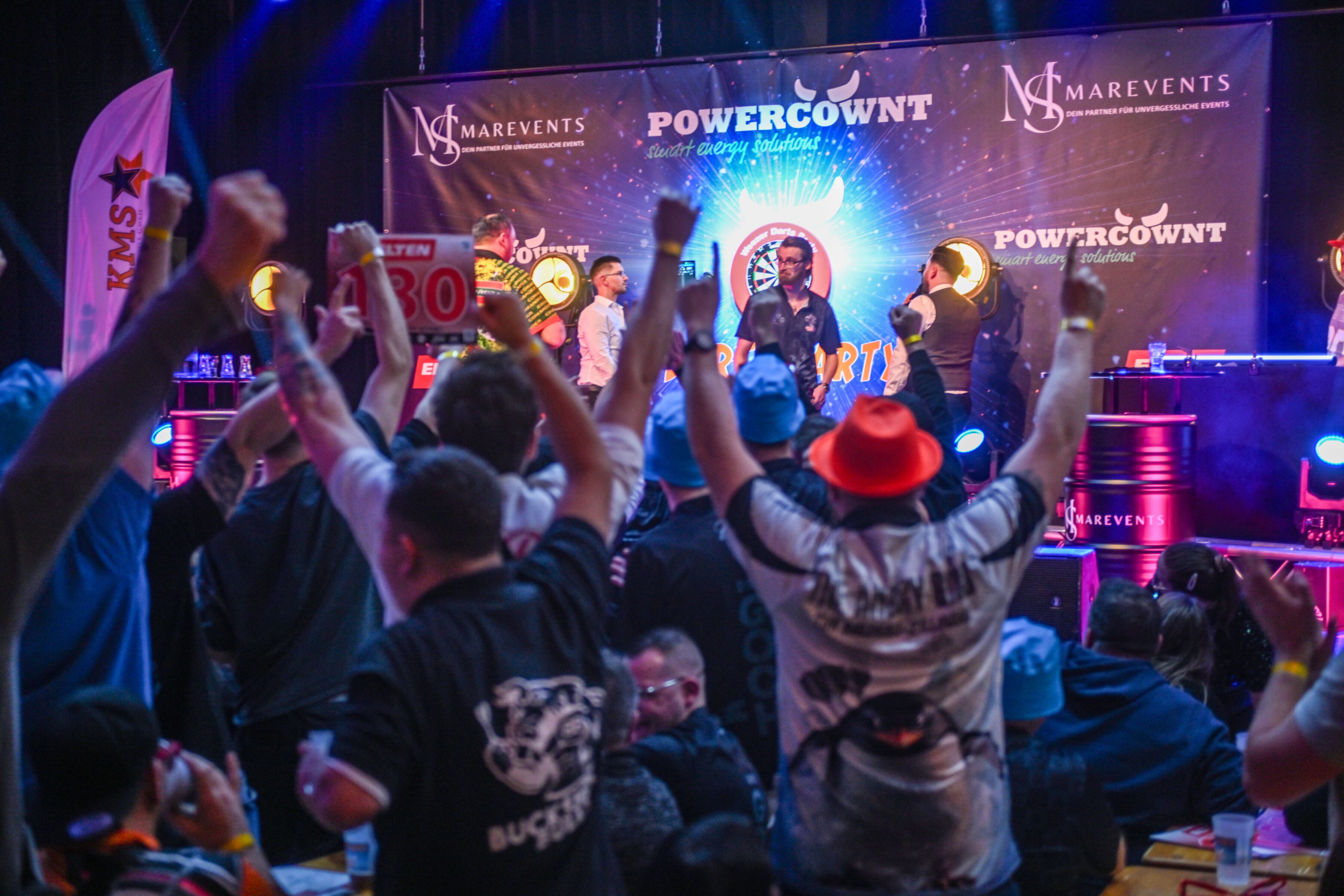 So feierte die Darts-Szene bei der Weezer Darts-Party 2025