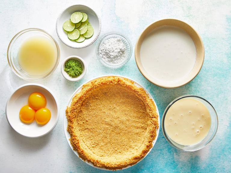 I finally tried Publix’s famous key lime pie—now I get why shoppers love it