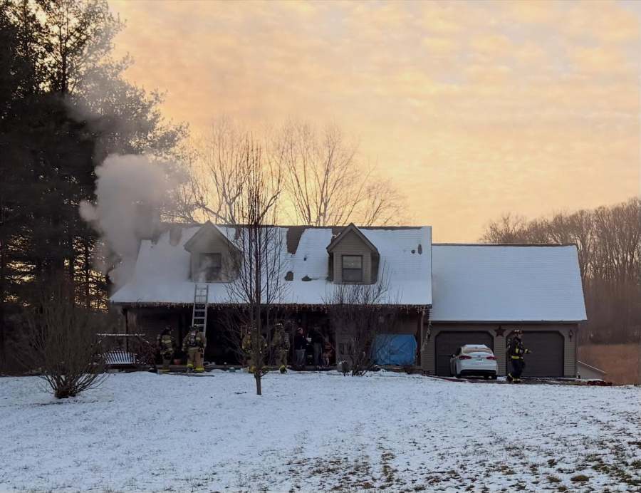 1 cat dead after house fire in Monroe County