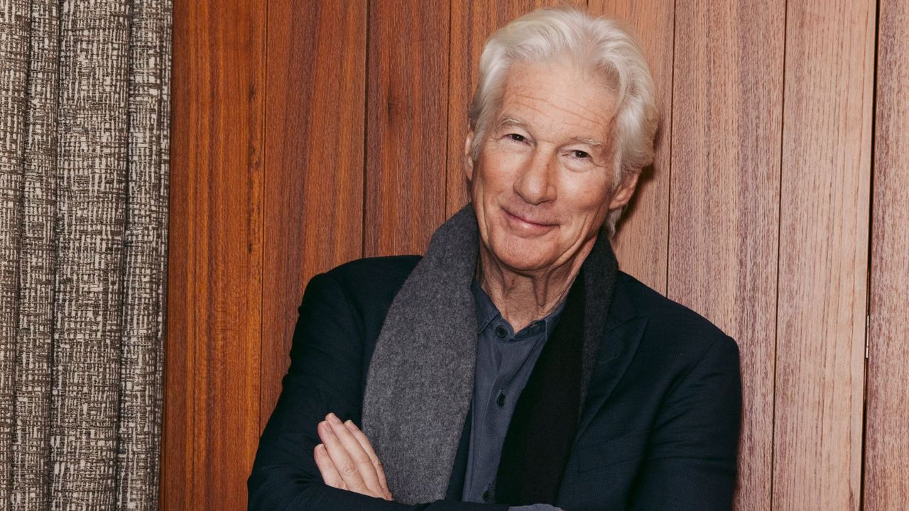 Richard Gere’s tree shows that even celebrity Christmas decor can be ...