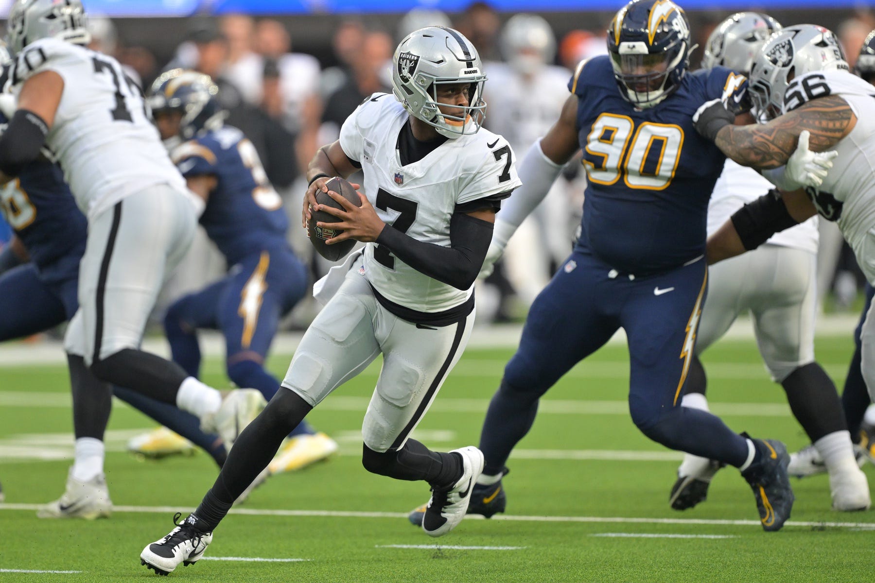 5 possible cuts that would give Raiders NFL's most salary cap room