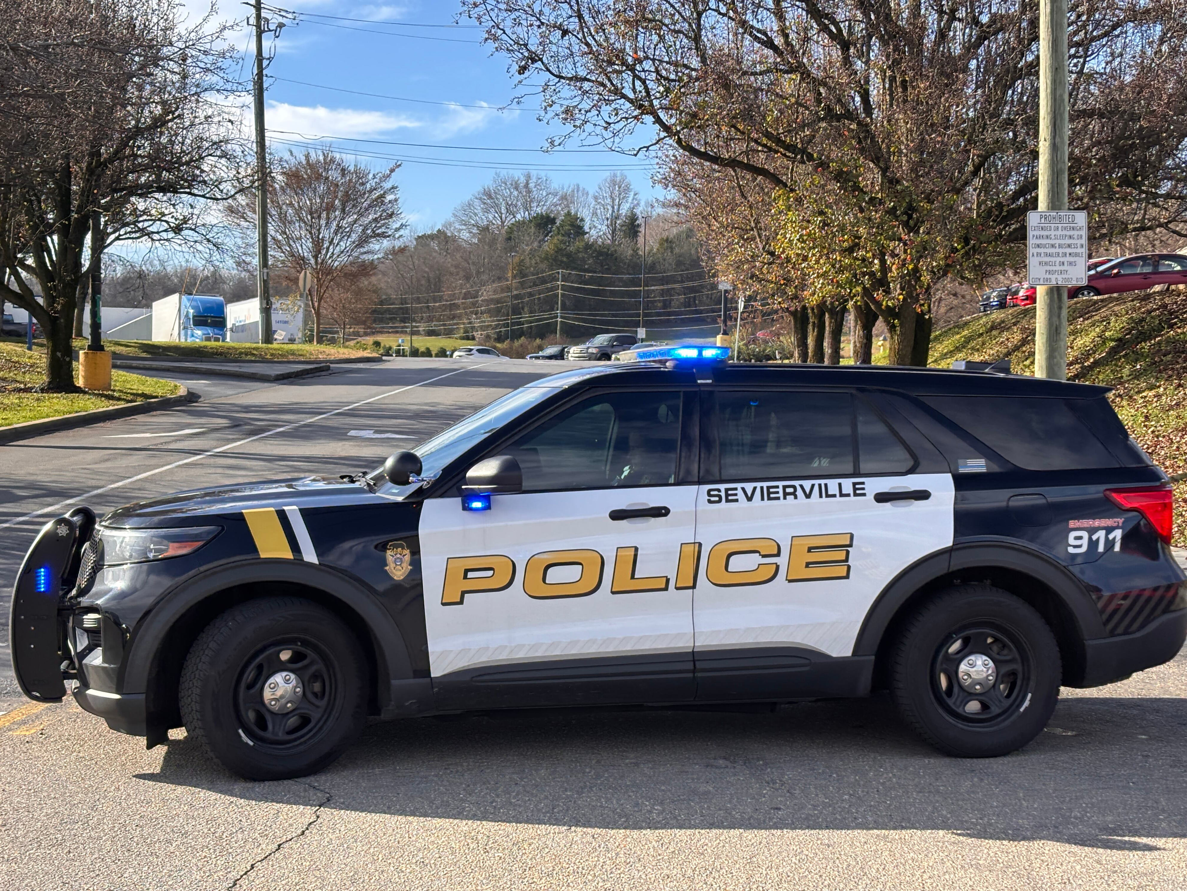 No suspicious devices found after bomb threat at Sevierville Walmart ...
