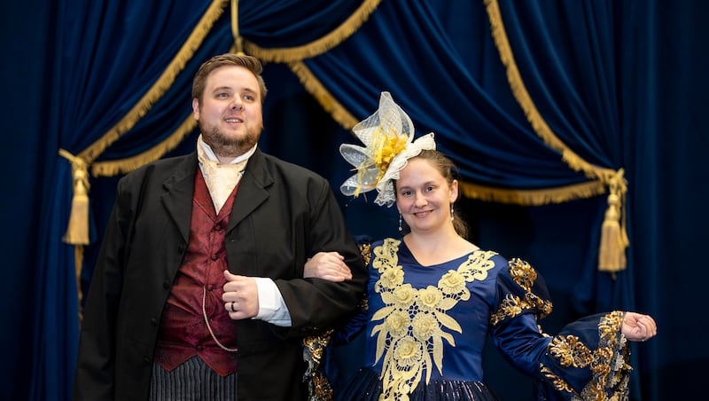 Photo gallery: Fans gather — with swords and masks in tow — for Brandon ...