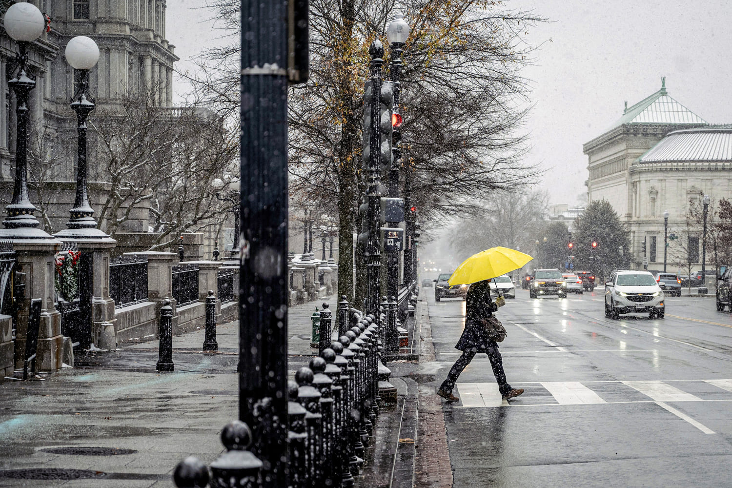 19 million under winter weather alerts as heavy snow targets West and ...