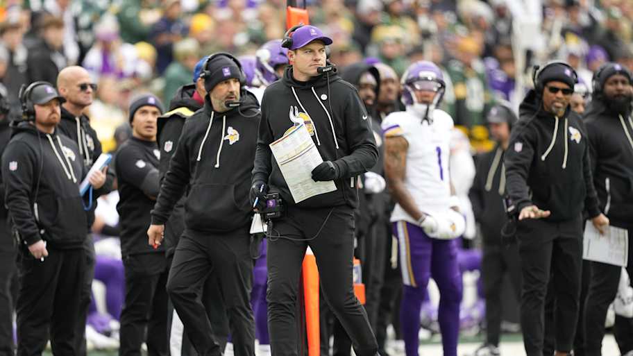 Vikings sign backup QB to active roster ahead of Commanders clash