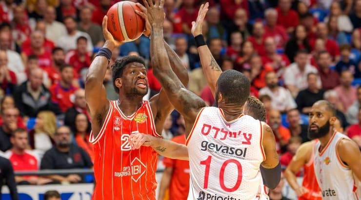 רבע 4, 04:01: הפועל ת"א - הפועל העמק 59:69