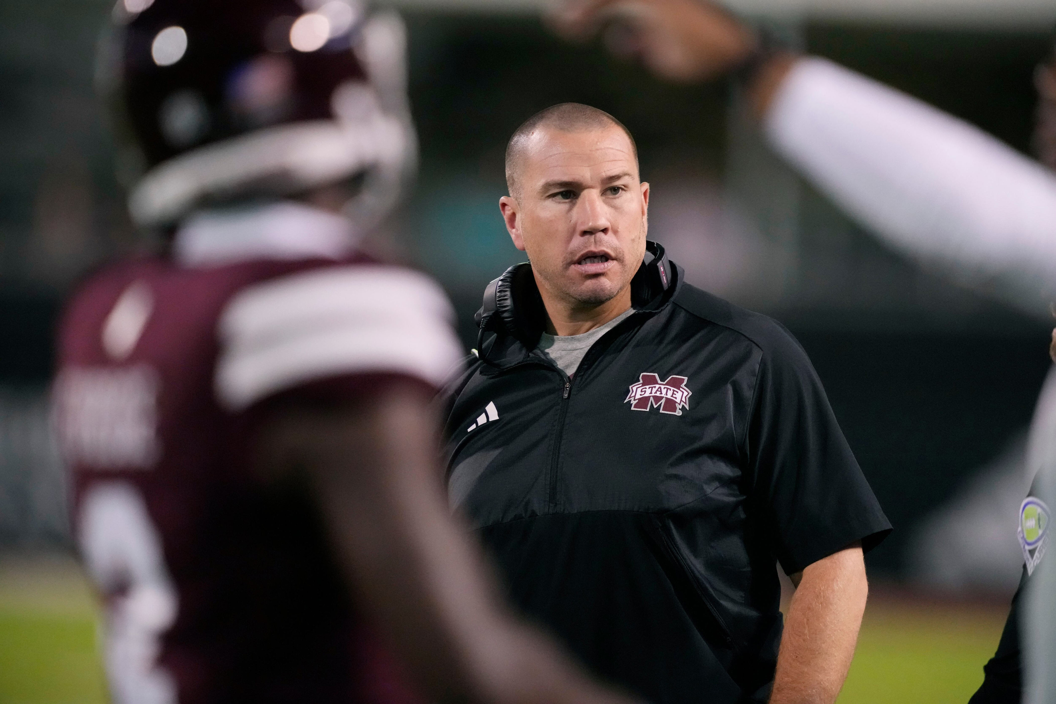 Former Mississippi State head coach Zach Arnett returning to team as ...