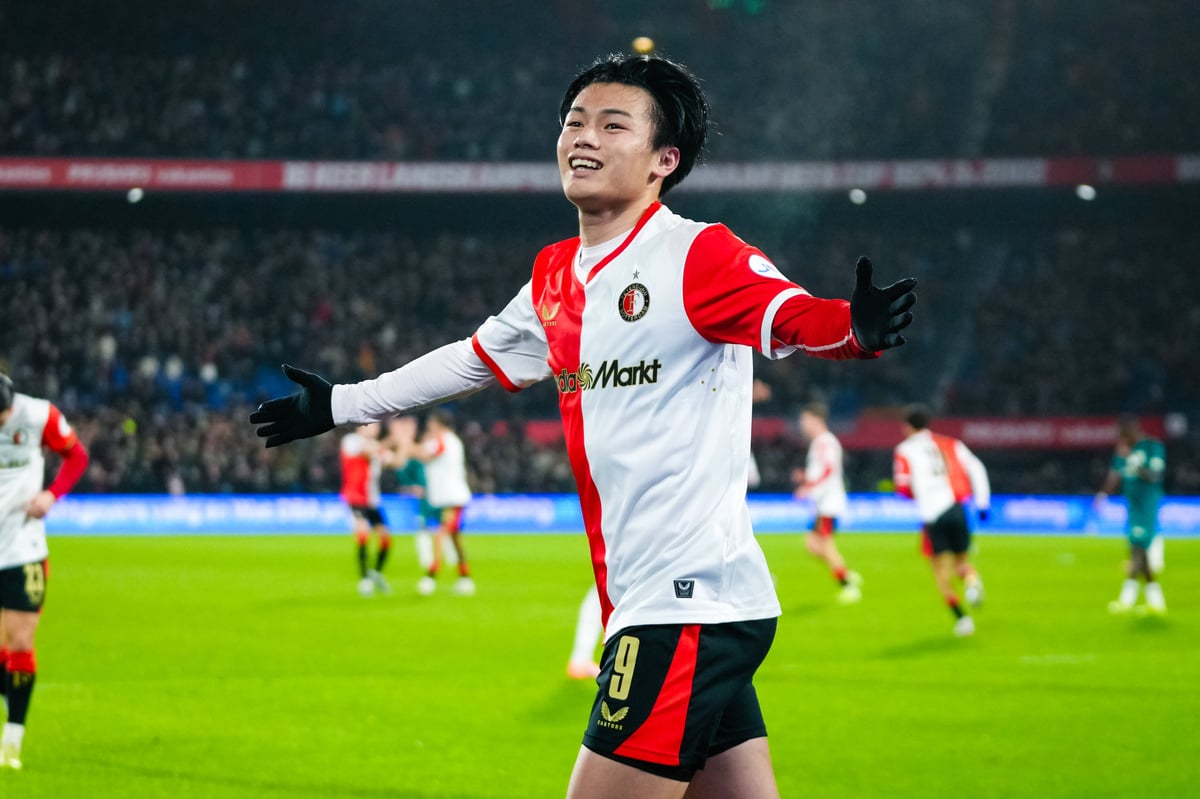 Feyenoord geeft PEC een pak slaag, ontketende Ueda maakt er vier