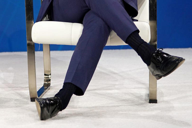 Gavin Newsom's 3-word clap back at Republicans mocking his sitting stance