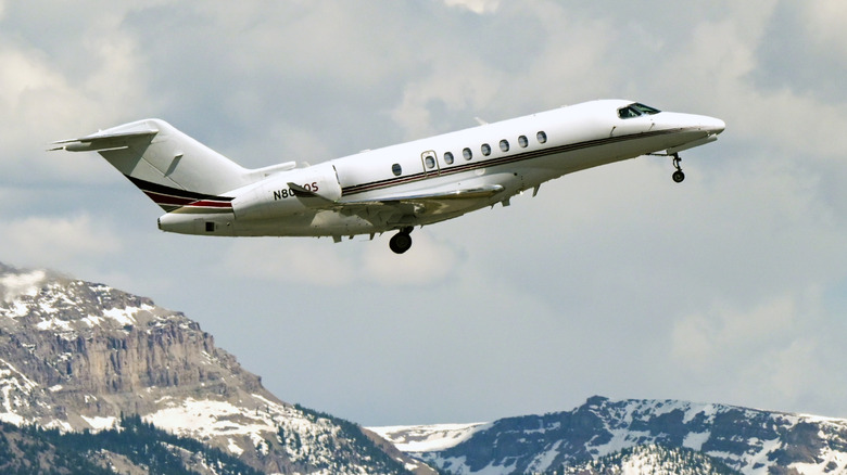 Who owns Cessna and where are its jets built?