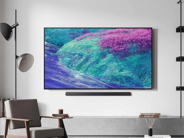 Samsung closes Cyber Week with 50% off 55-inch QLED TV