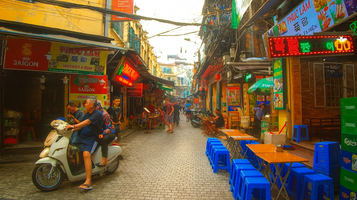 Hanoi’s lively street food alley