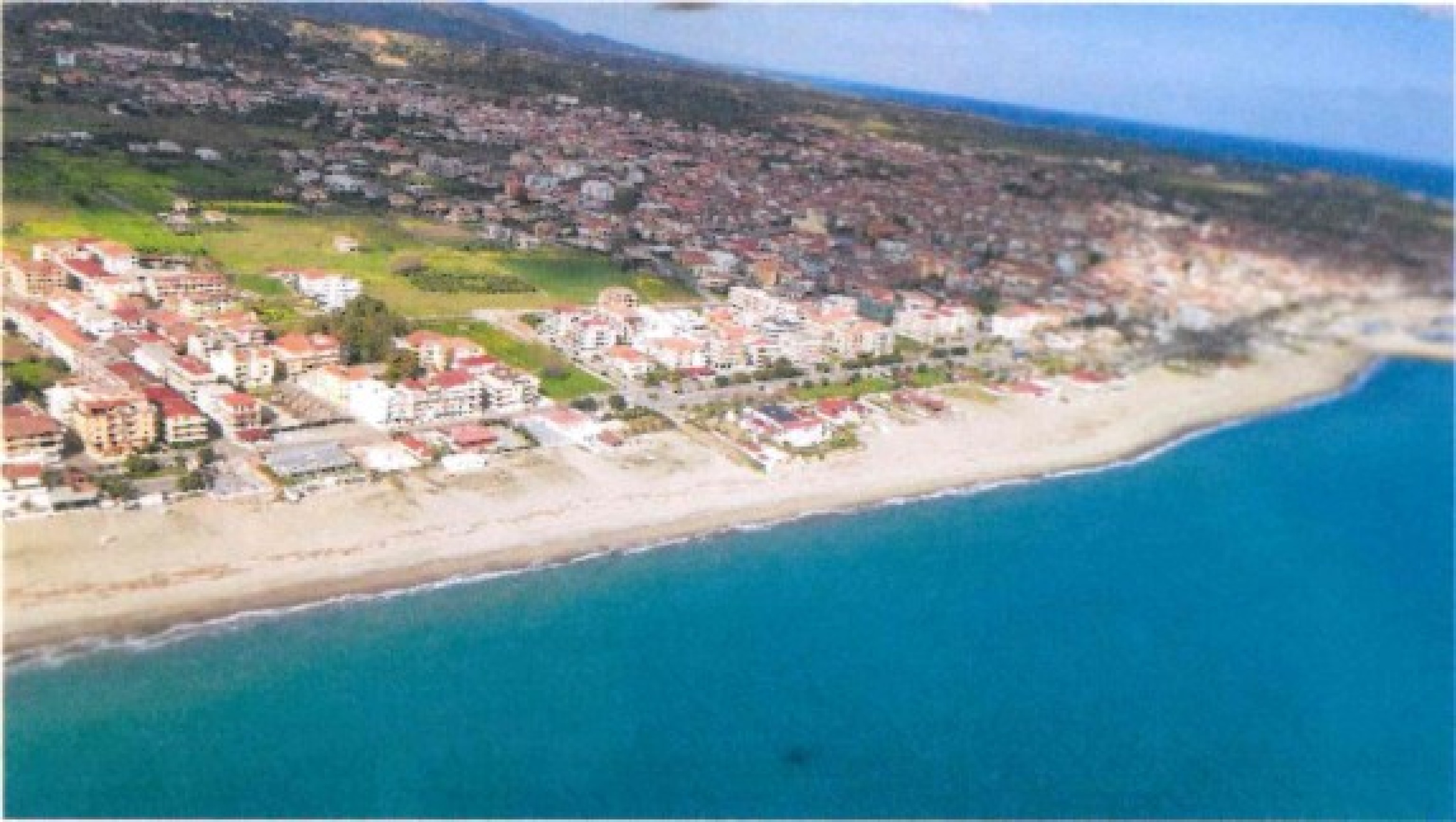 Sequestrato albergo in costruzione senza permesso a Cirò M.