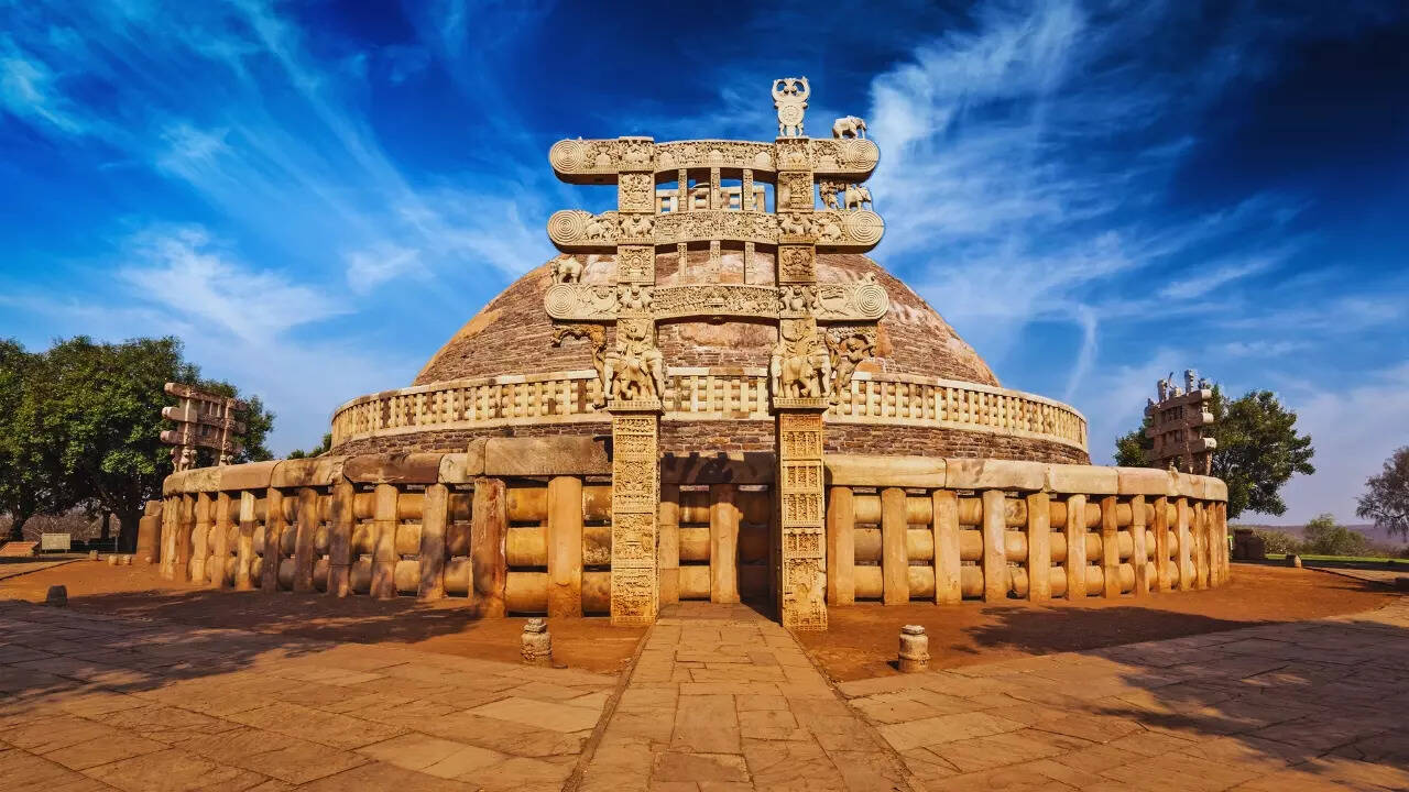 10 iconic monuments in India left behind by different dynasties