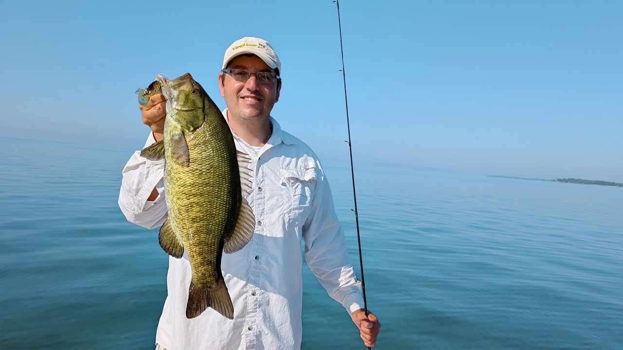 Bass fishing with the new blade bait Scuttletail!