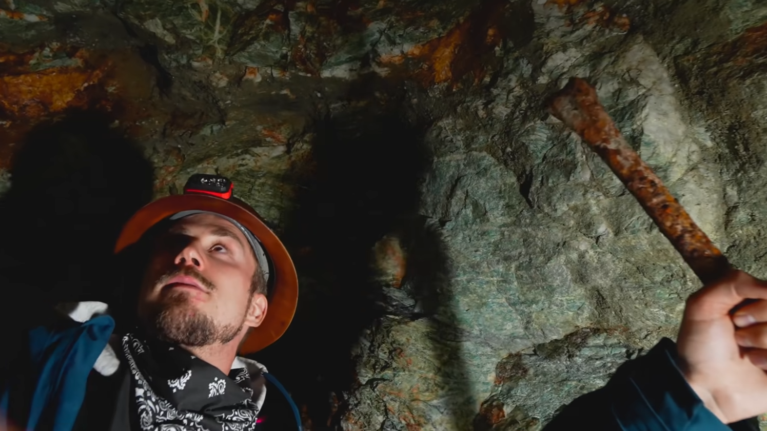 Watch how three men survived 24 hours inside a 3,000-foot gold mine