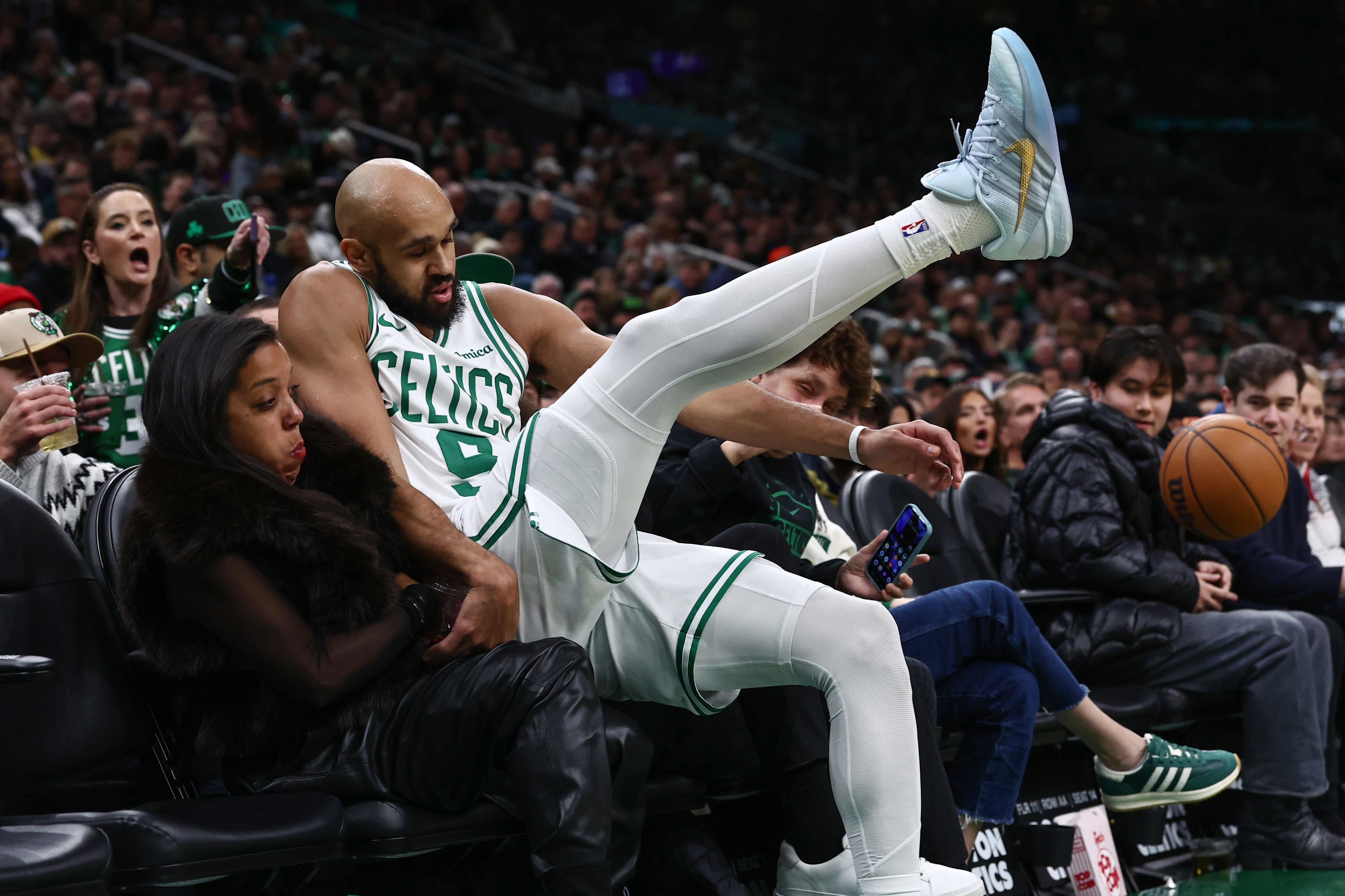Boston Celtics keep the wins coming, beat Los Angeles Lakers at home ...